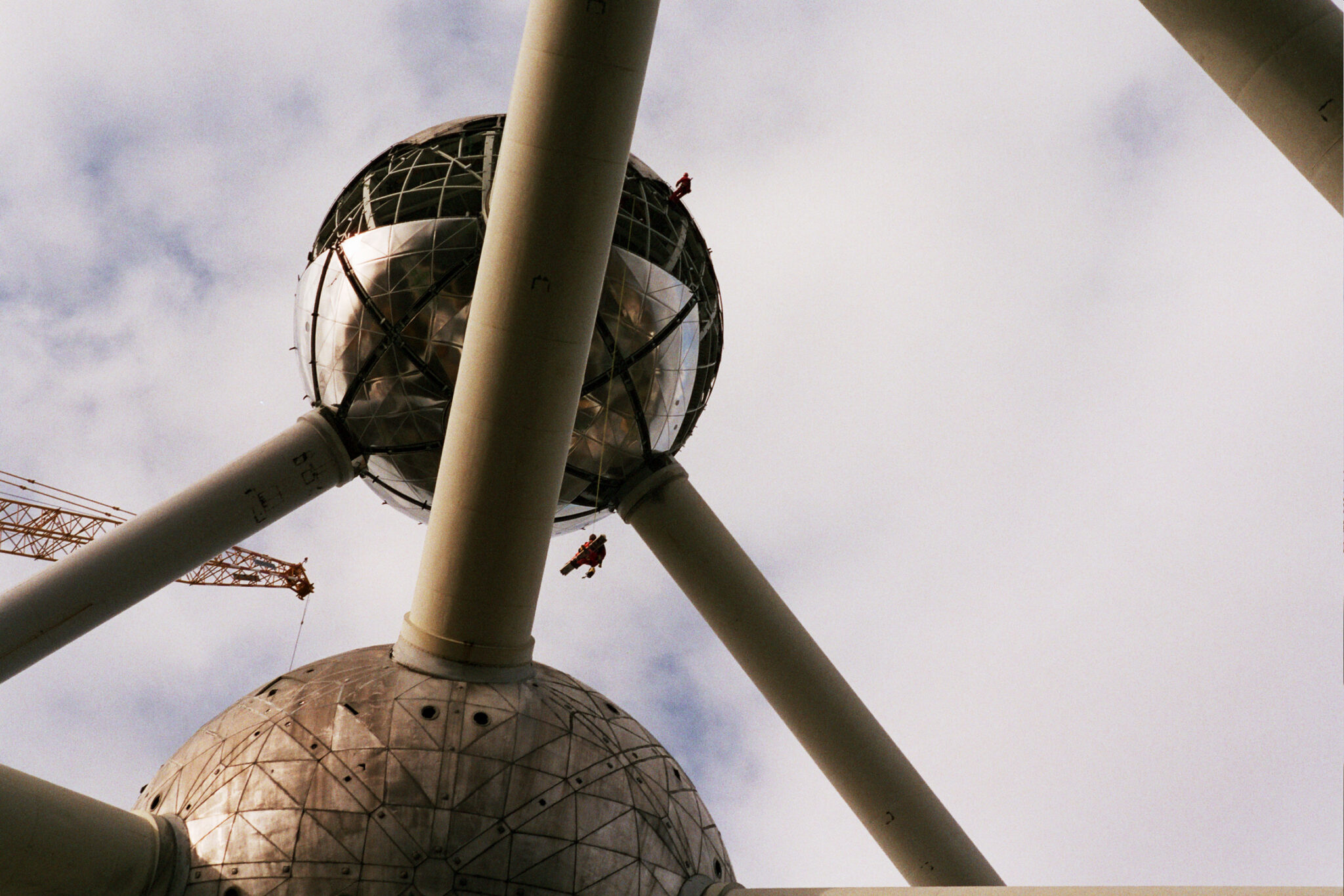 A Spark in the Skyline: The Atomium Turns 20 with a Dazzling ...
